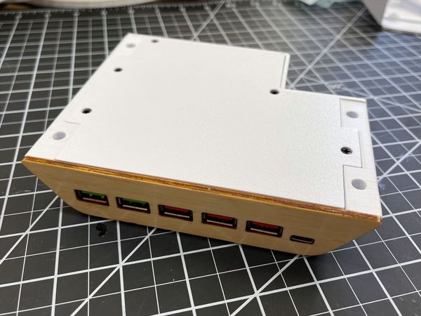 Desk Upgrade: Under Desk USB 3.1 Gen 2 Hub | Evan Li